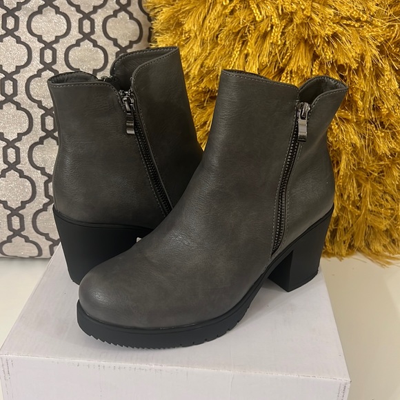 Dream Pairs | Shoes | Dream Pairs Boots | Poshmark